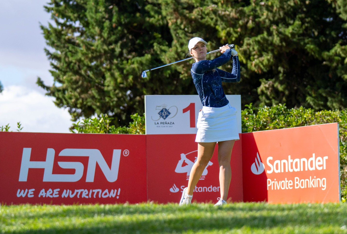 La inglesa Hannah Screen lidera en solitario el Santander Golf Tour ...